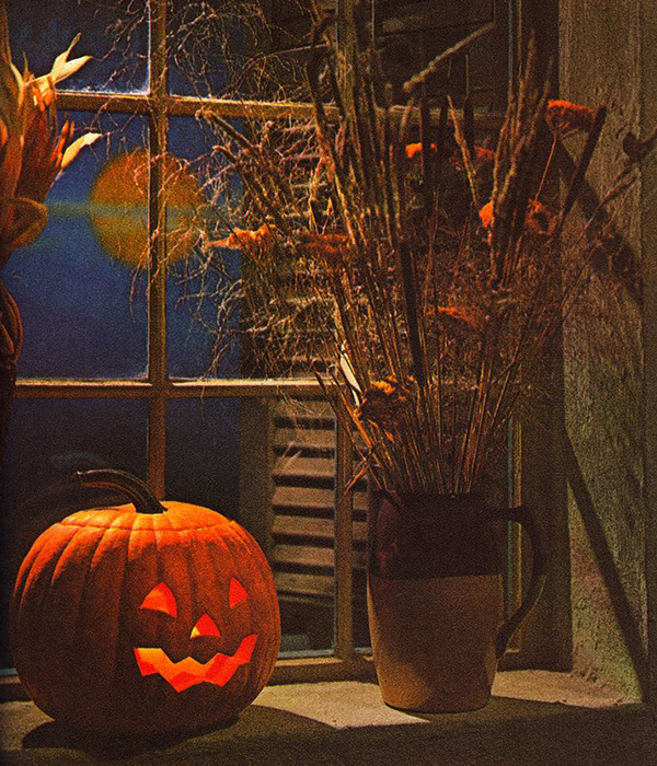 Rustic Halloween Ideas - Cascade Handcrafted Log Homes - iChilliwack